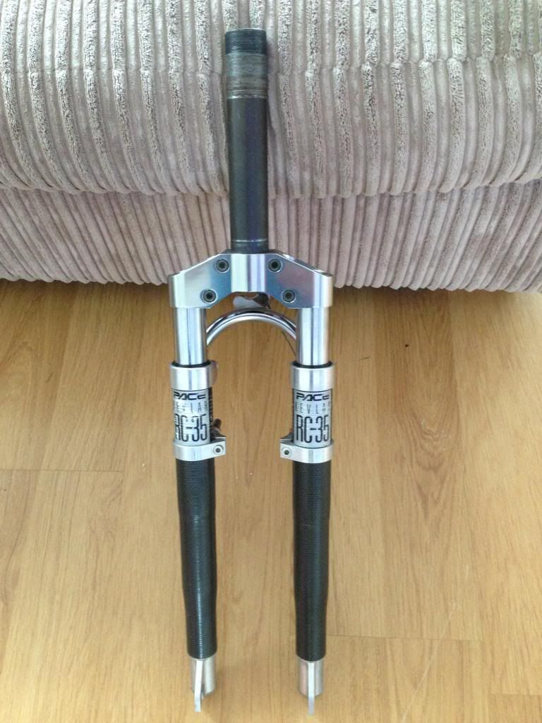 Pace RC35 Kevlar Forks | Retrobike